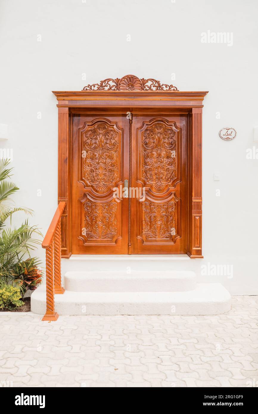 Exotic doors hi-res stock photography and images - Alamy
