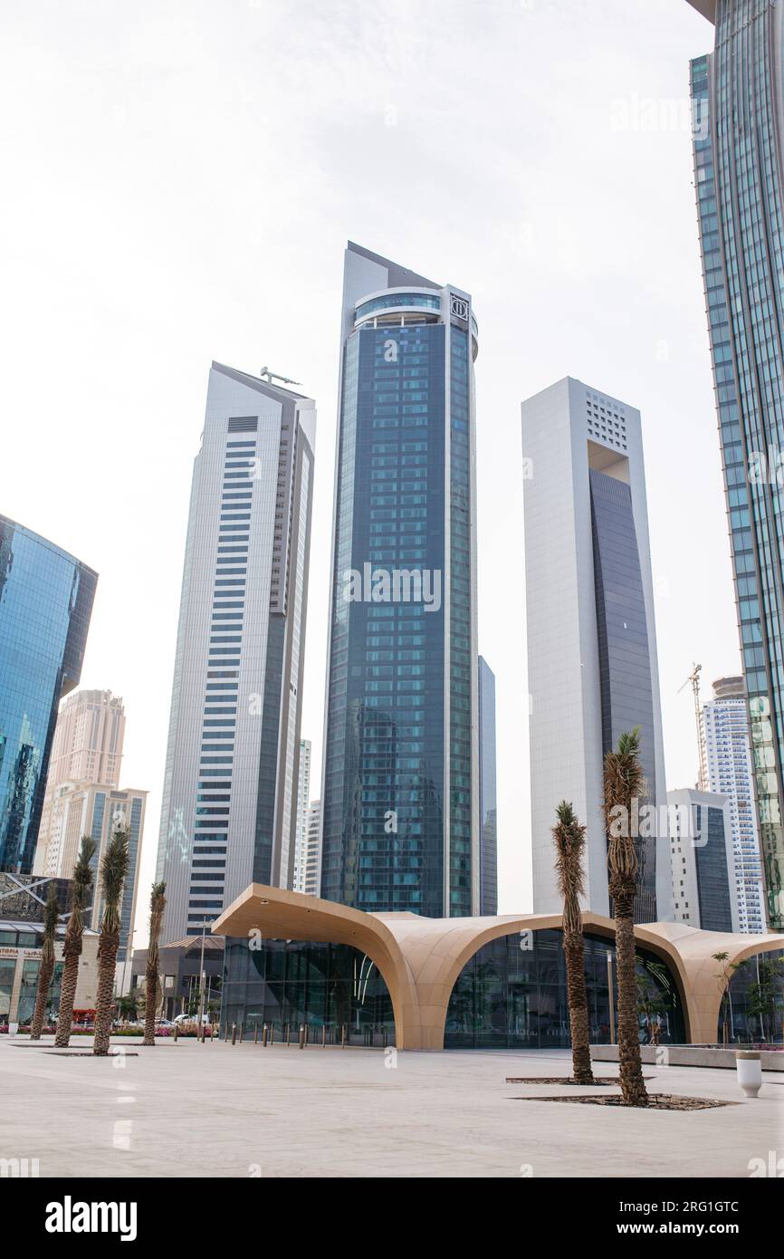 Doha daylight hi-res stock photography and images - Alamy