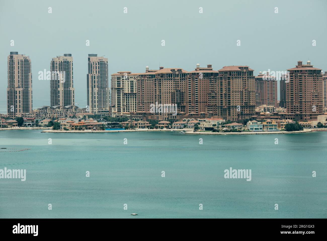 Doha buildings hi-res stock photography and images - Alamy