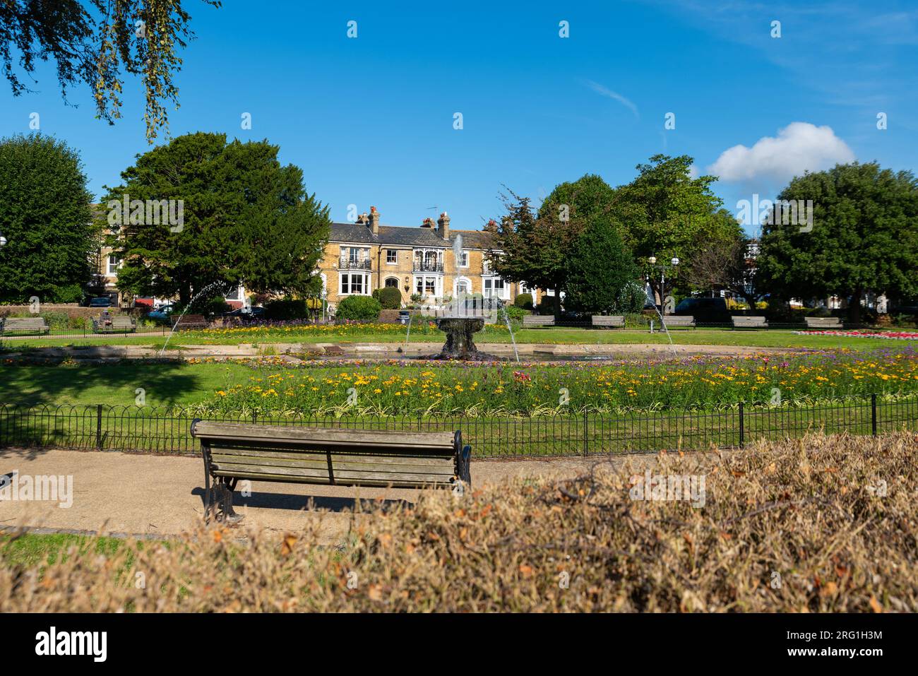 Fountain in park square gardens hi-res stock photography and images - Alamy