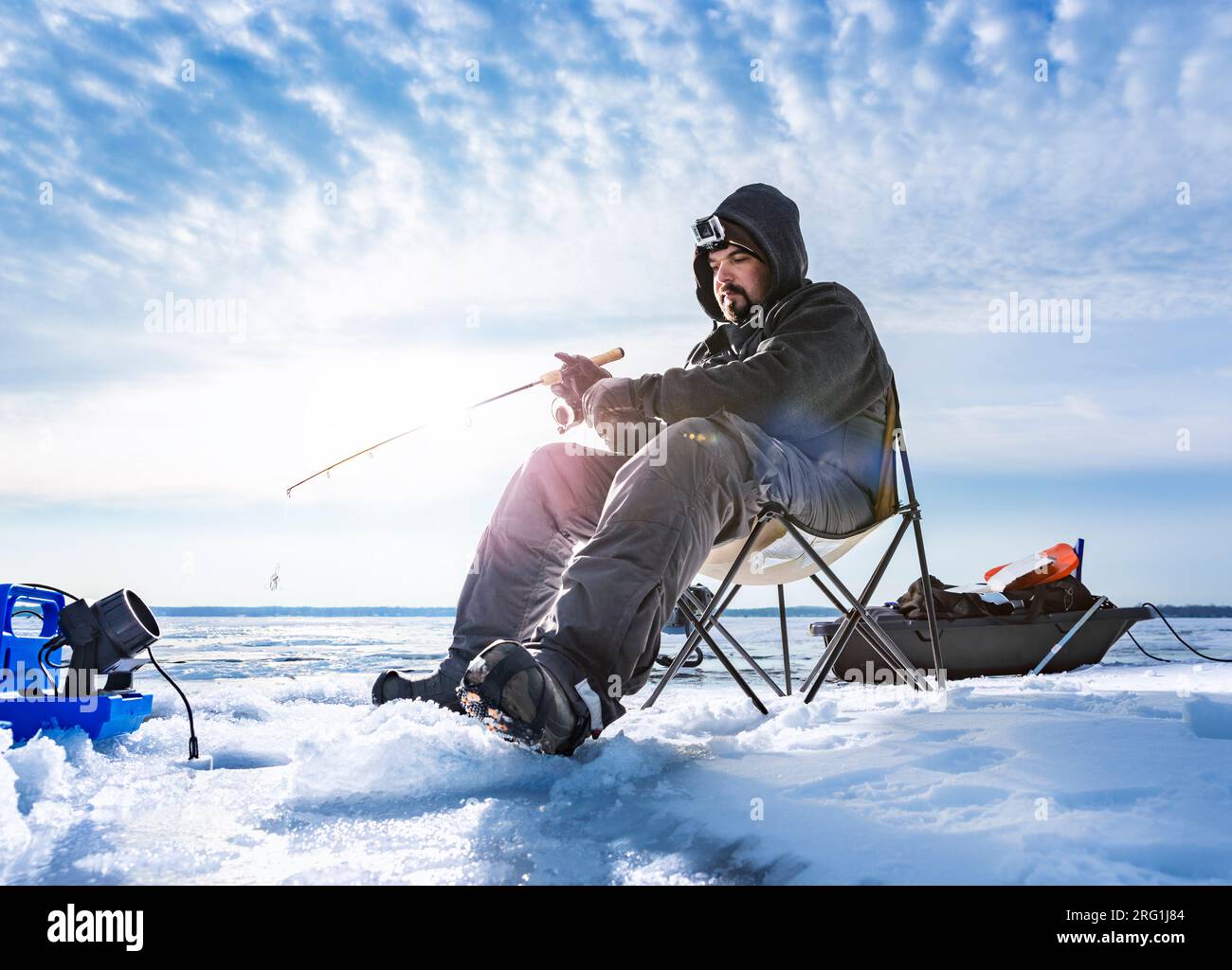 Ice fishing lake simcoe ontario hi-res stock photography and images - Alamy