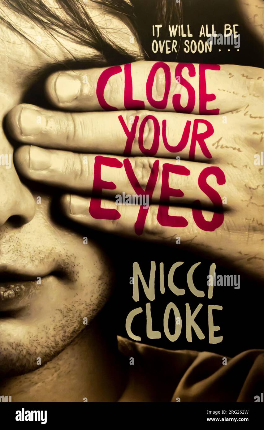 Cloke hi-res stock photography and images - Alamy