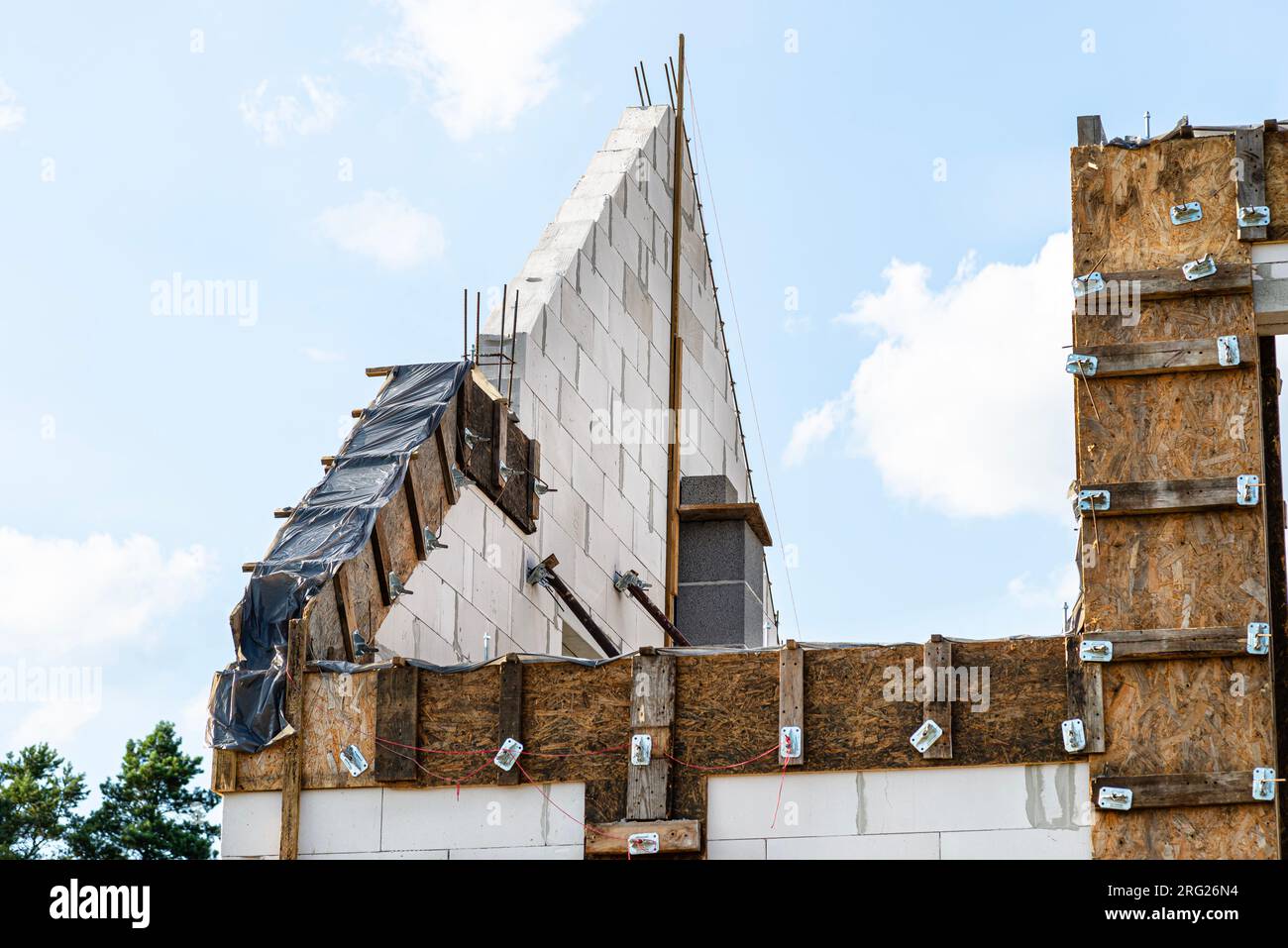 Wooden formwork made of shuttering boards of the gable wall rim and ...