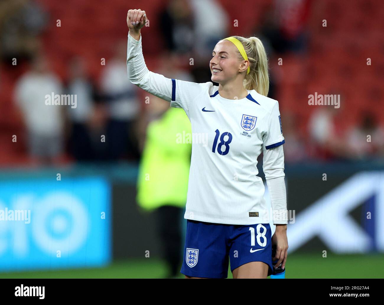England's Chloe Kelly celebreats victory after a penalty shoot-out ...