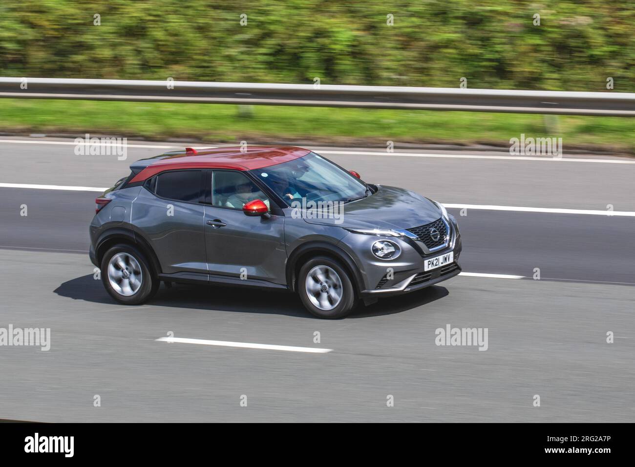 2021 Grey with red roof cap, Nissan Juke N-Connecta DIG-T 117 Start ...