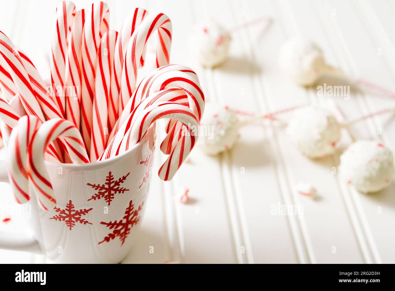 Peppermint chocolate cake pops Stock Photo - Alamy