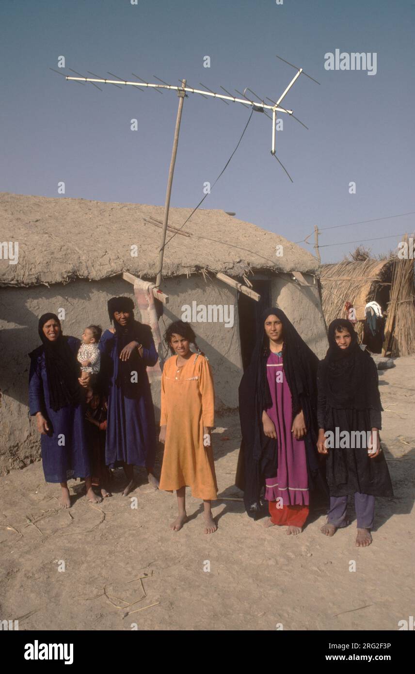 Children of the marsh arabs of southern iraq hi-res stock photography ...