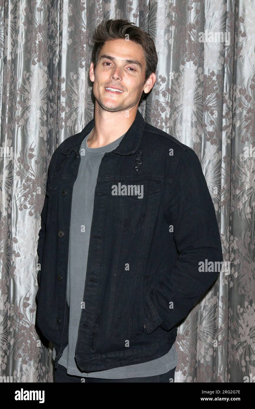 LOS ANGELES - AUG 5: Mark Grossman at The Young and The Restless Fan ...
