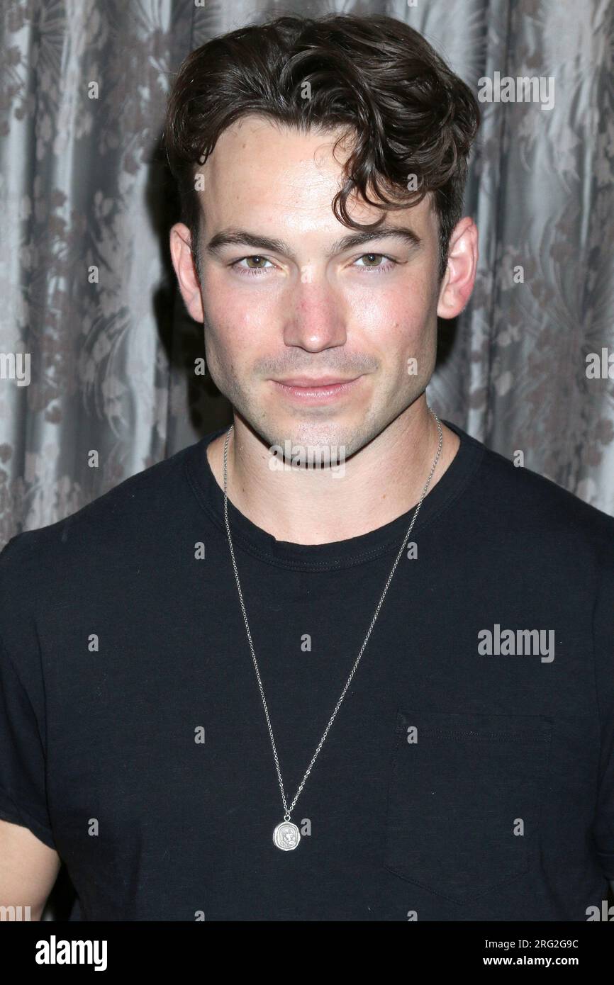 LOS ANGELES - AUG 5: Rory Gibson at The Young and The Restless Fan ...