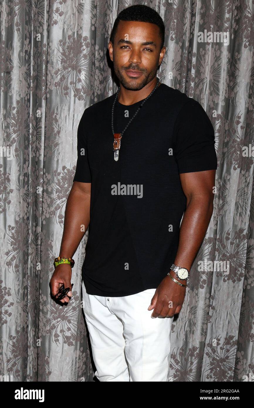 LOS ANGELES - AUG 5: Sean Dominic at The Young and The Restless Fan ...