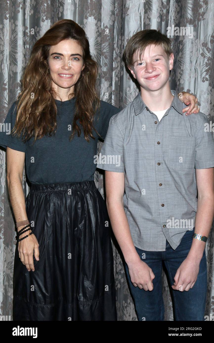 LOS ANGELES - AUG 5: Amelia Henlie, Judah Mackey at The Young and The Restless Fan Luncheon at ...