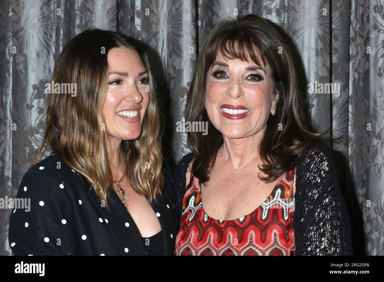 LOS ANGELES - AUG 5: Elizabeth Hendrickson, Kate Linder at The Young ...