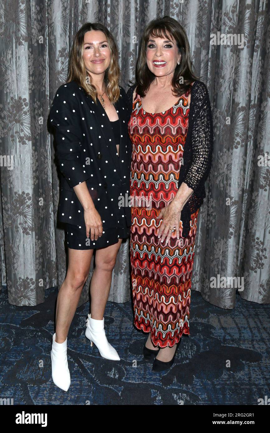 LOS ANGELES - AUG 5: Elizabeth Hendrickson, Kate Linder at The Young ...