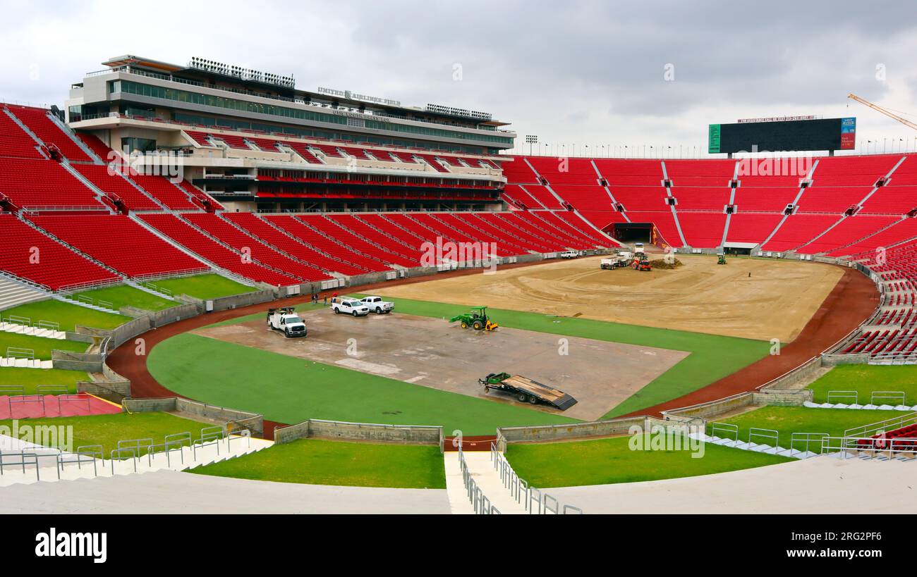 Los Angeles, California: Los Angeles Memorial Coliseum located in the ...