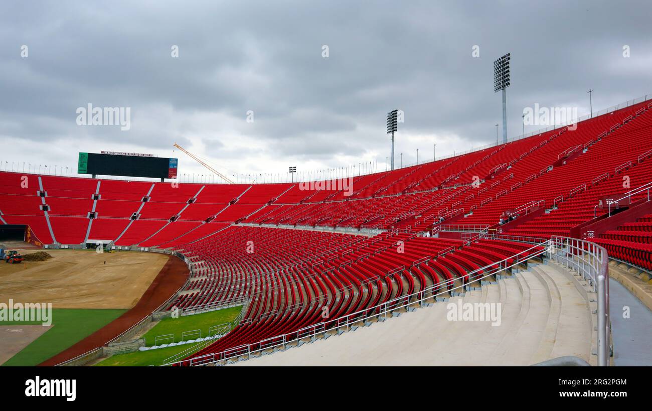 Los Angeles, California: Los Angeles Memorial Coliseum located in the ...