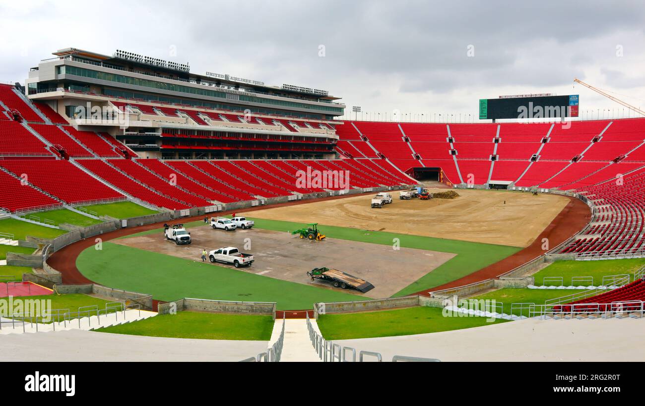 Los Angeles, California: Los Angeles Memorial Coliseum located in the ...