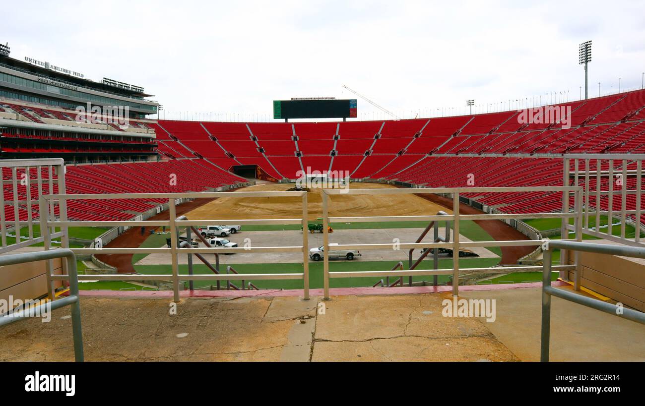 Los Angeles, California: Los Angeles Memorial Coliseum located in the ...