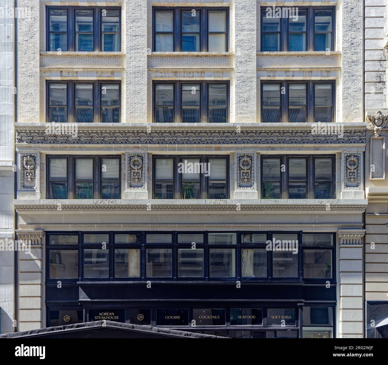 Ladies’ Mile Historic District: 16 W 22nd St. is a block-through loft ...