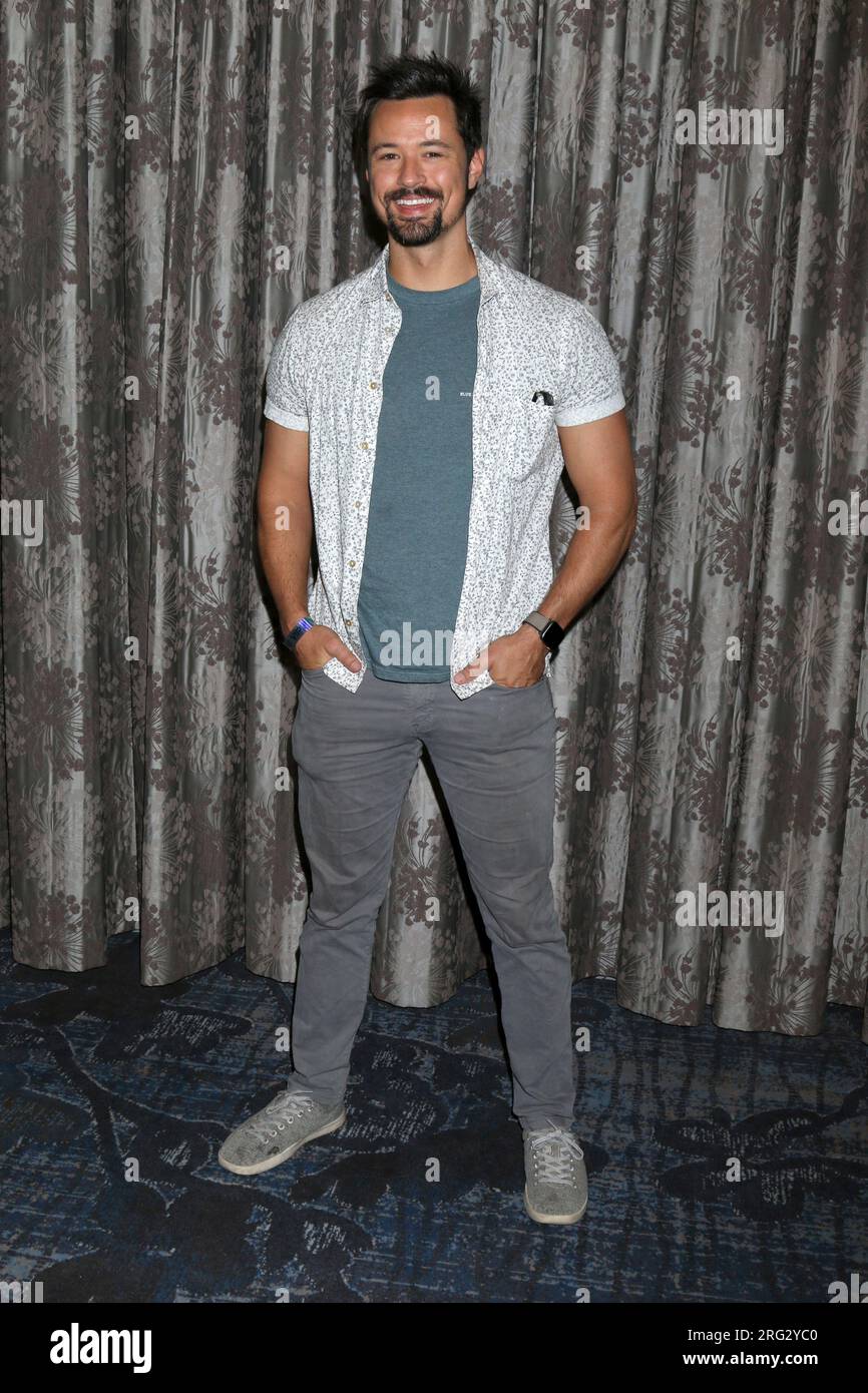 LOS ANGELES - AUG 6: Matthew Atkinson at The Bold and the Beautiful Fan ...