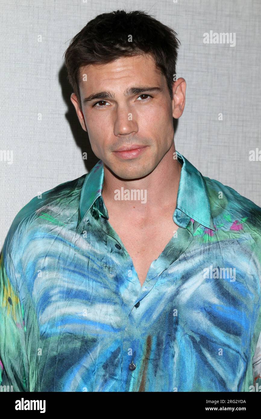 LOS ANGELES - AUG 6: Tanner Novlan at The Bold and the Beautiful Fan ...