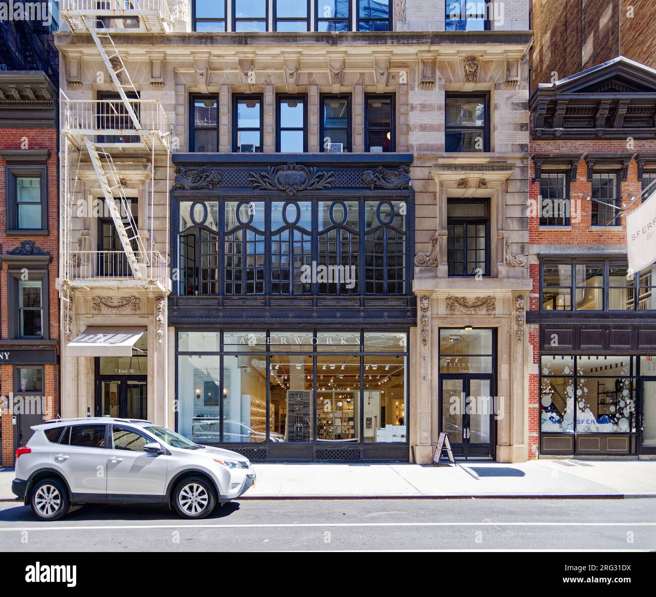 Ladies’ Mile Historic District: Holtz Building, 7 E 20th St., is a neo ...