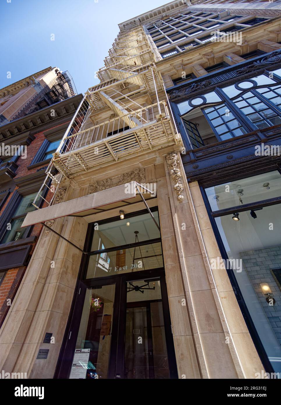 Ladies’ Mile Historic District: Holtz Building, 7 E 20th St., is a neo ...