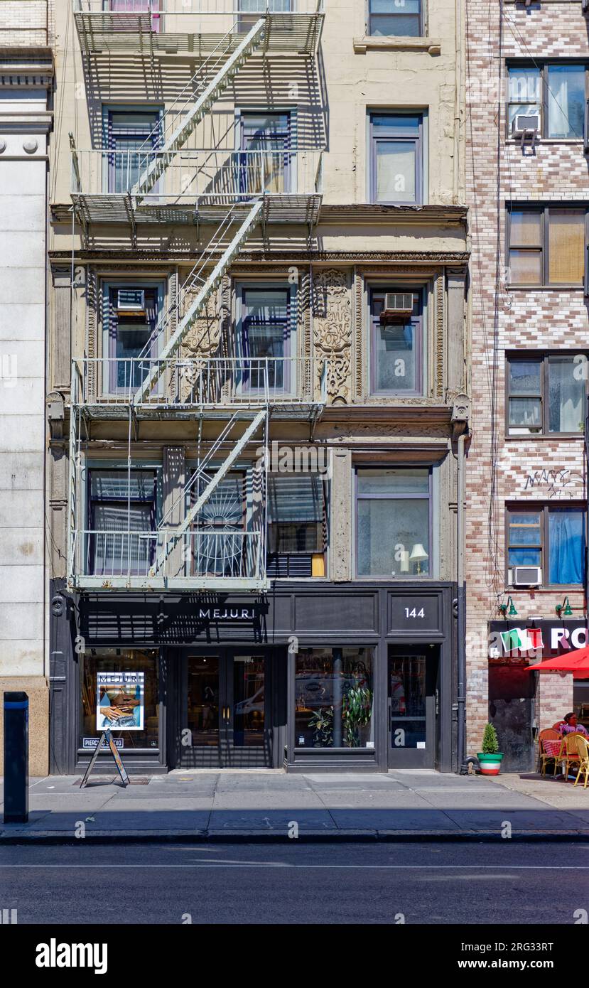 144 fifth ave hi-res stock photography and images - Alamy