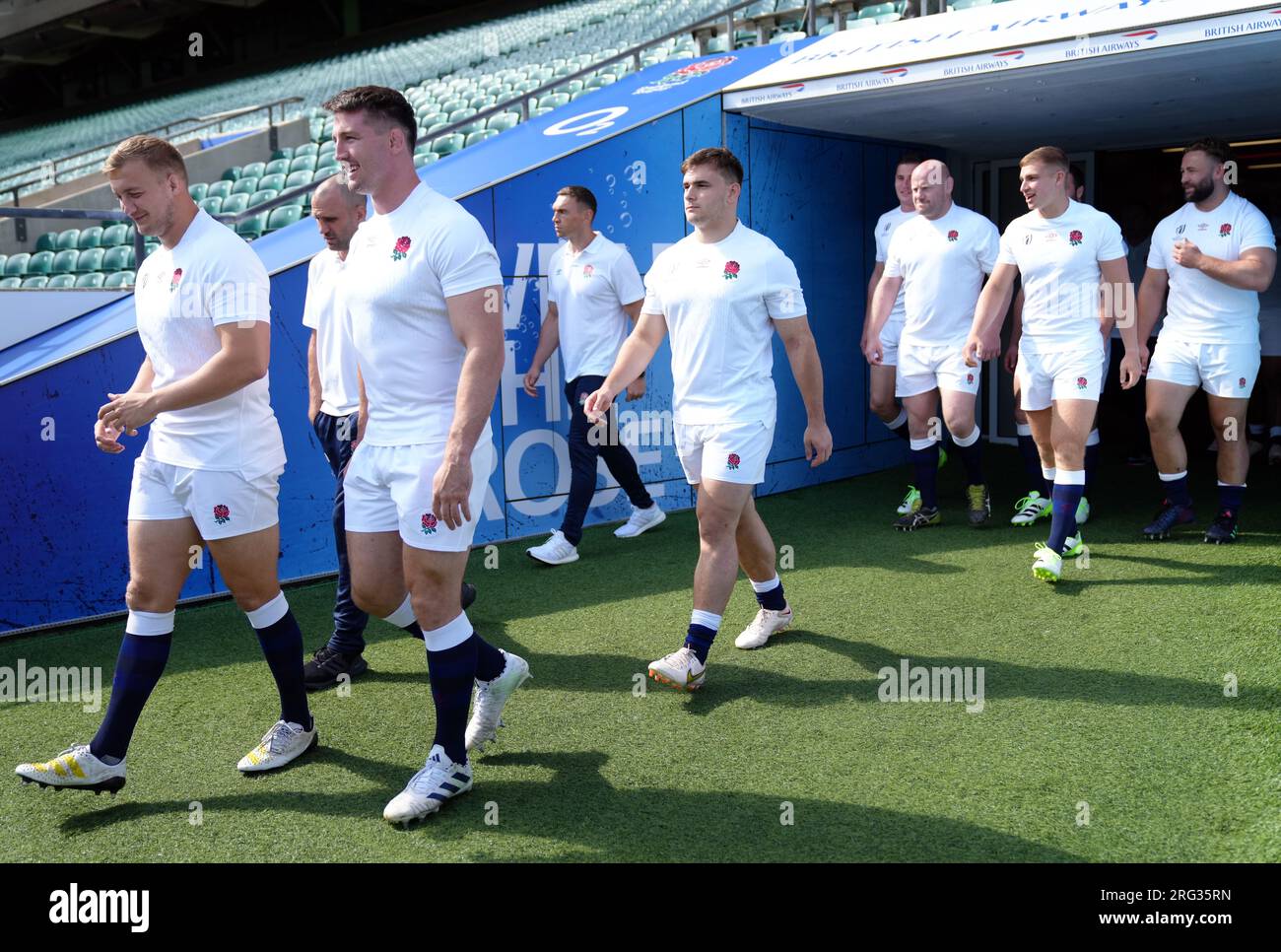 England's Jack Walker (left), Tom Curry and Theo Dan (centre) with team ...