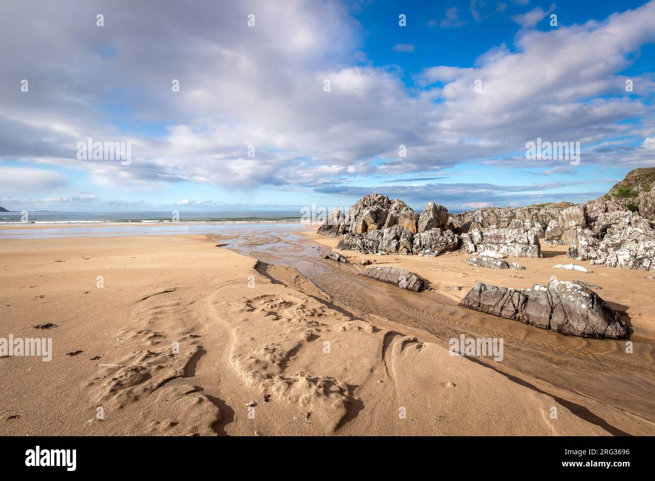 Seascape. Rocky beach in Malin Well. Donegal. Ireland Stock Photo - Alamy