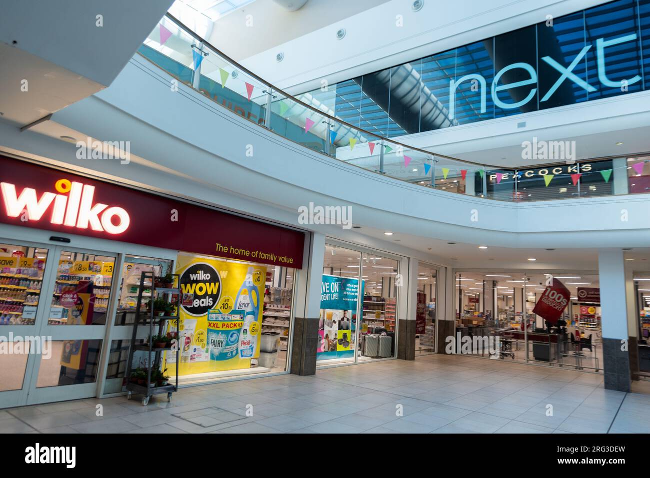 Hardware store window display hi-res stock photography and images - Alamy