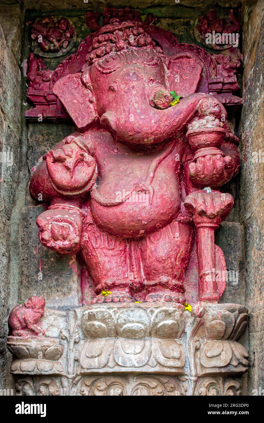 07 21 2007 Vintage Stone Carved Lord Ganesha Idol On The External Walls ...