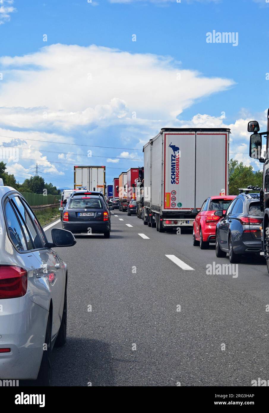 Zagreb, Croatia. 07th Aug, 2023. Car are stuck in 10 kilometers long ...