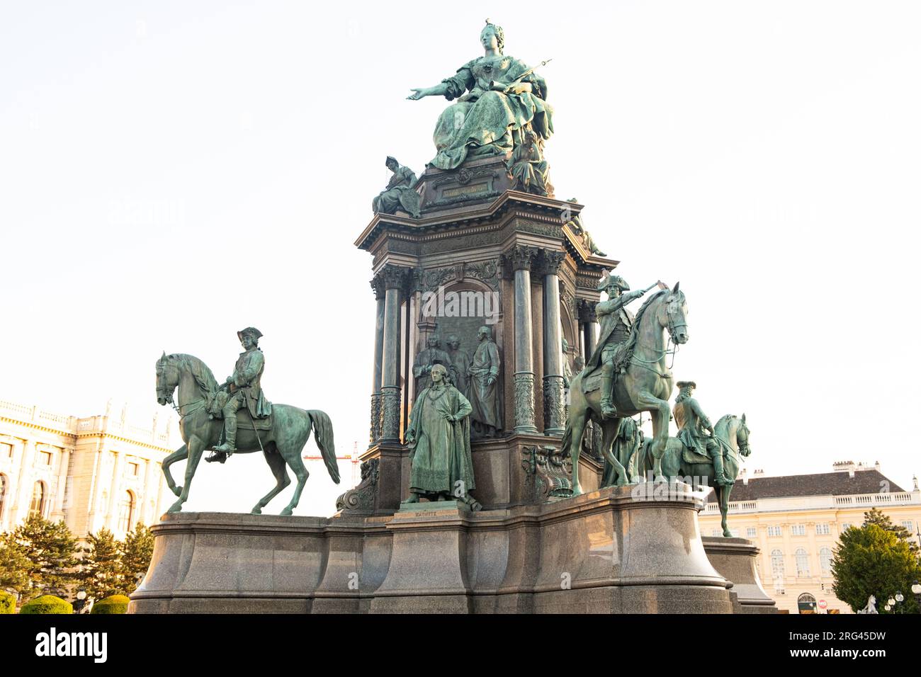 Baroque military sculpture statue hi-res stock photography and images ...