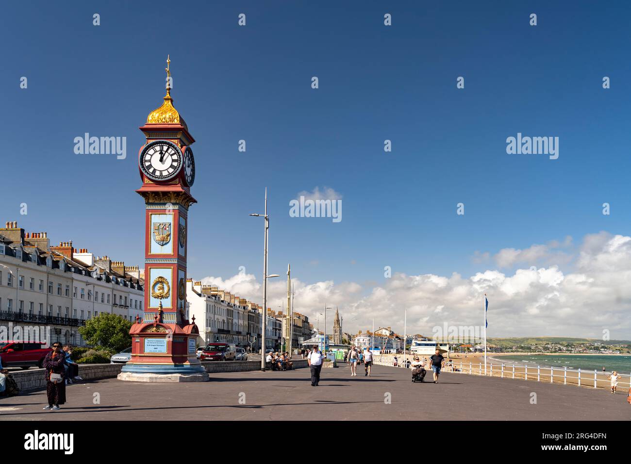 Strandpromenade mit der Queen Victorias Jubilee Clock in Weymouth ...