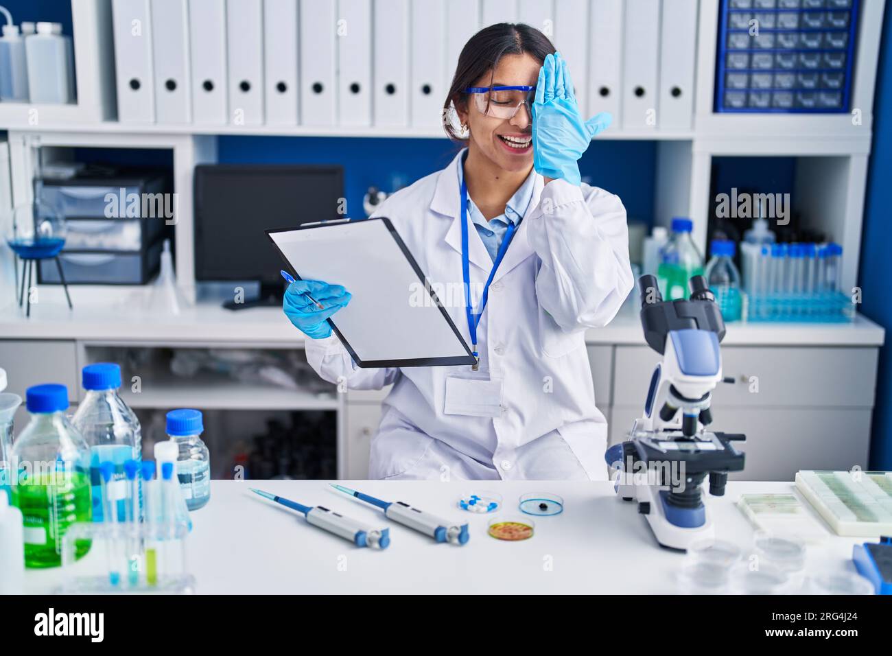 Eyes covered laboratory hi-res stock photography and images - Alamy