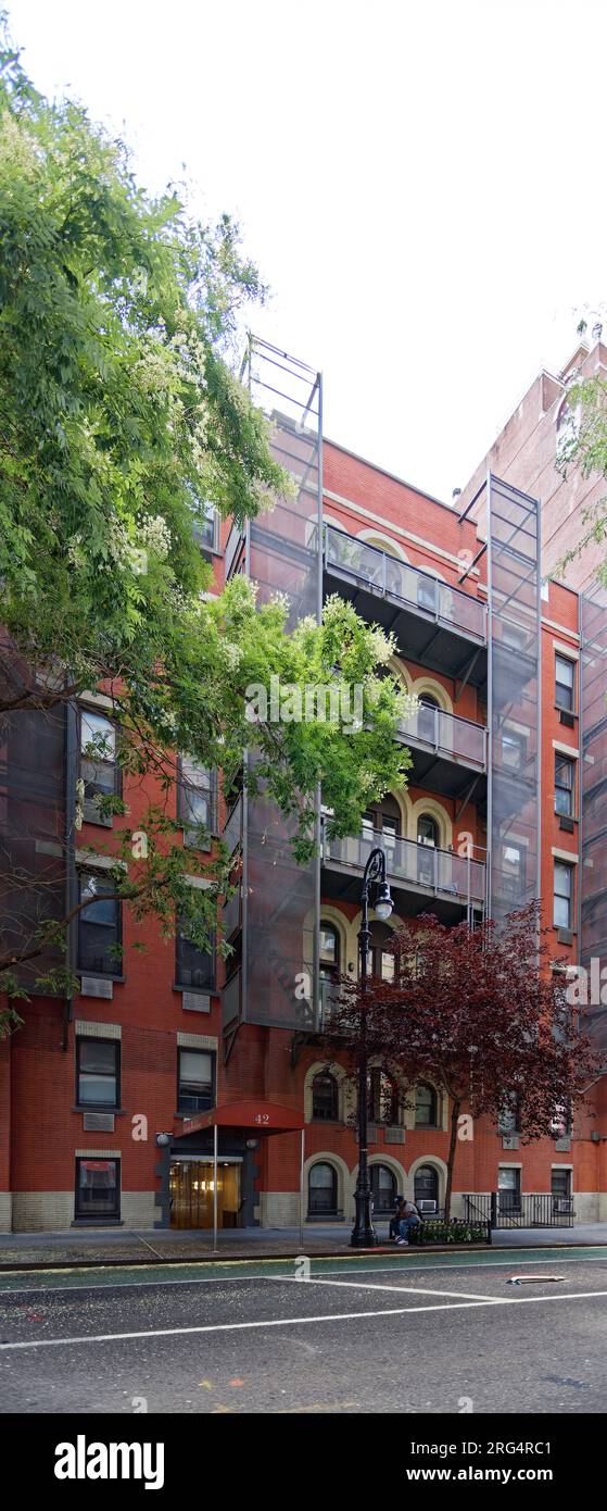 42 building hi-res stock photography and images - Alamy