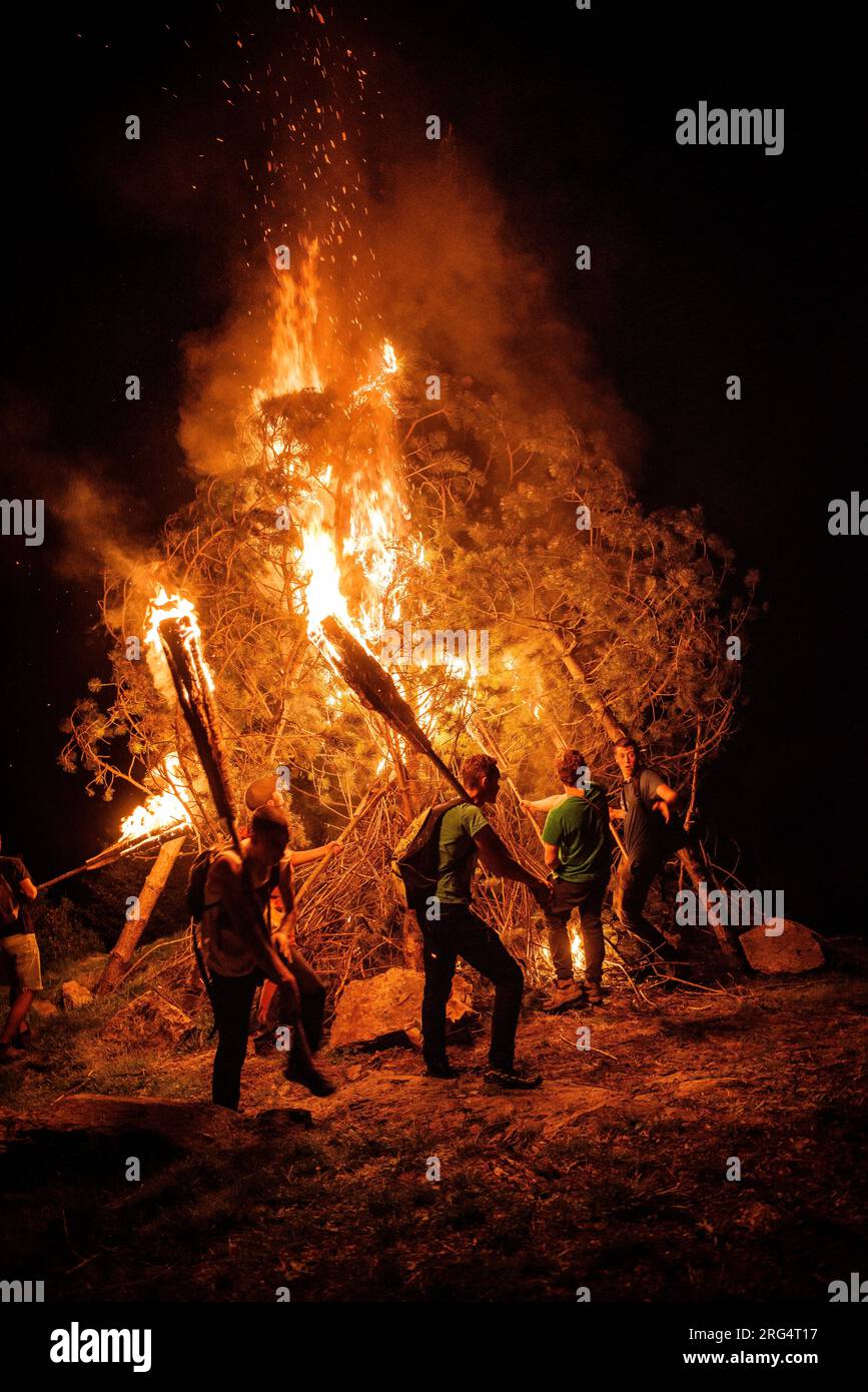Fallas de los pirineos hi-res stock photography and images - Alamy