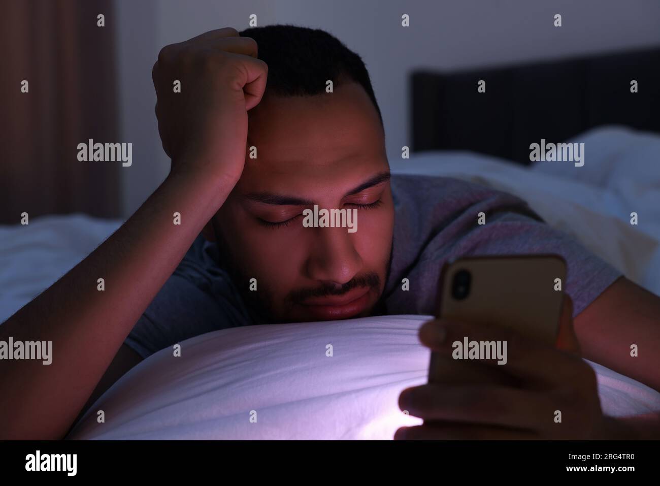 Slave to smartphone hi-res stock photography and images - Alamy