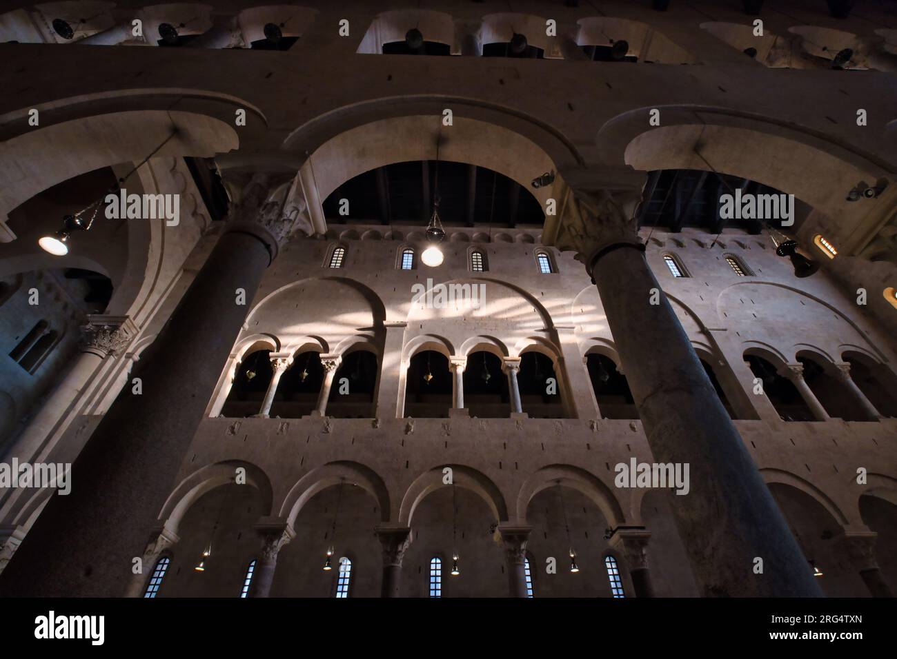 Interior view of the Saint Sabinus cathedral in Bari Stock Photo - Alamy