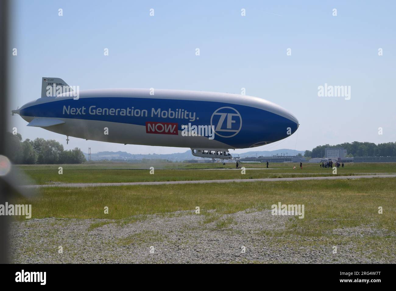 Zeppelin nt hi-res stock photography and images - Alamy