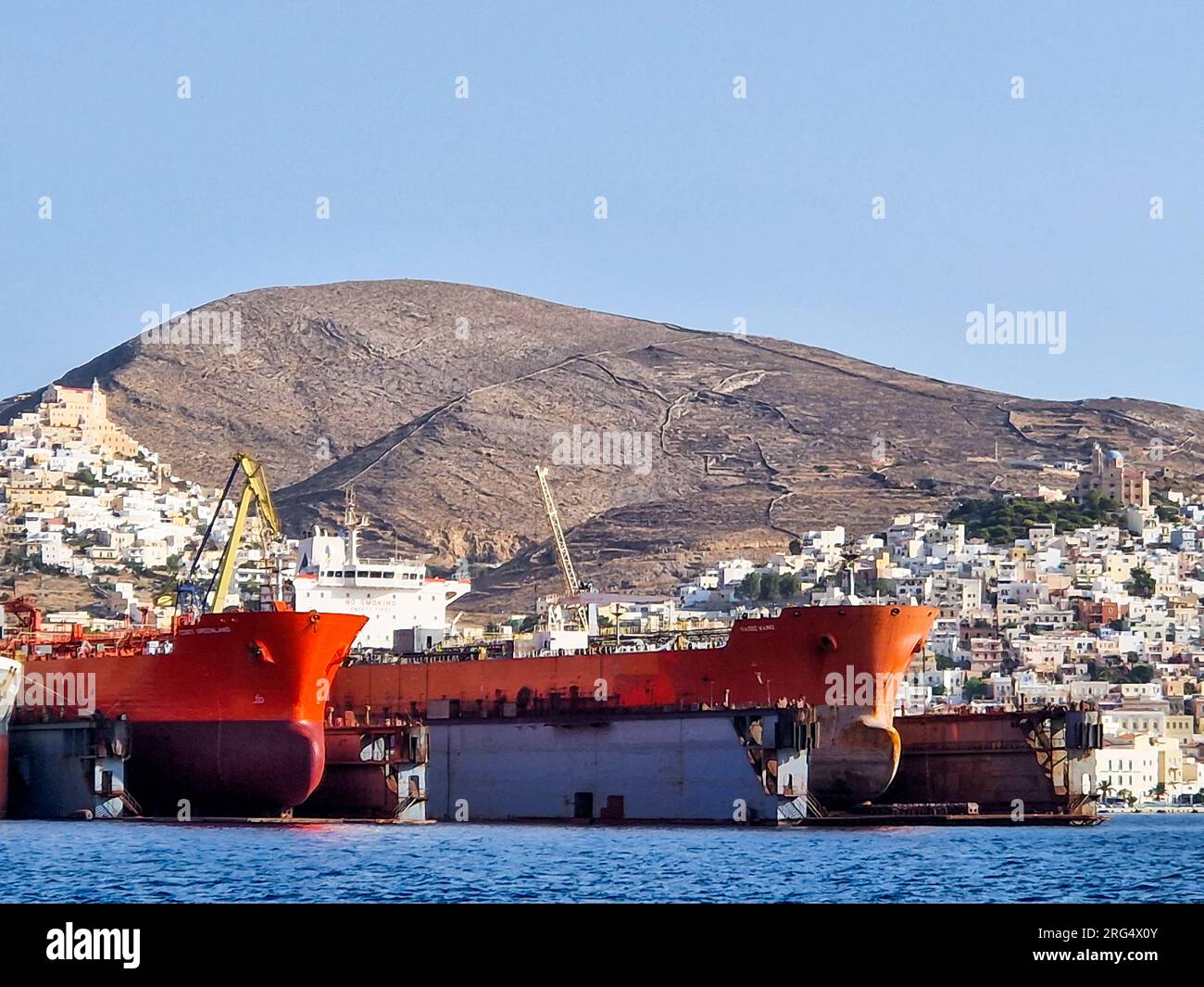Onex syros shipyard hi-res stock photography and images - Alamy
