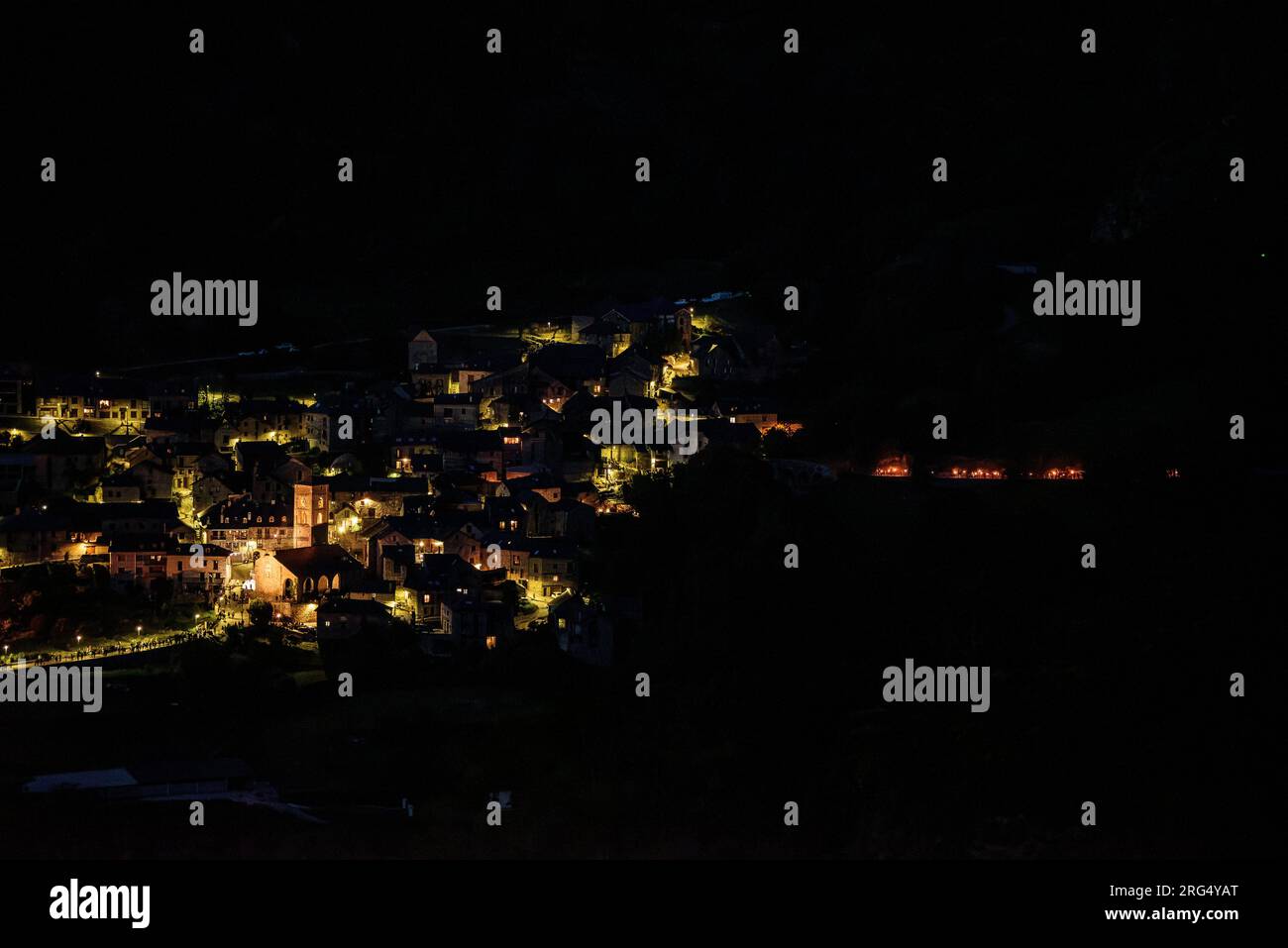 Pueblo de durro hi-res stock photography and images - Alamy