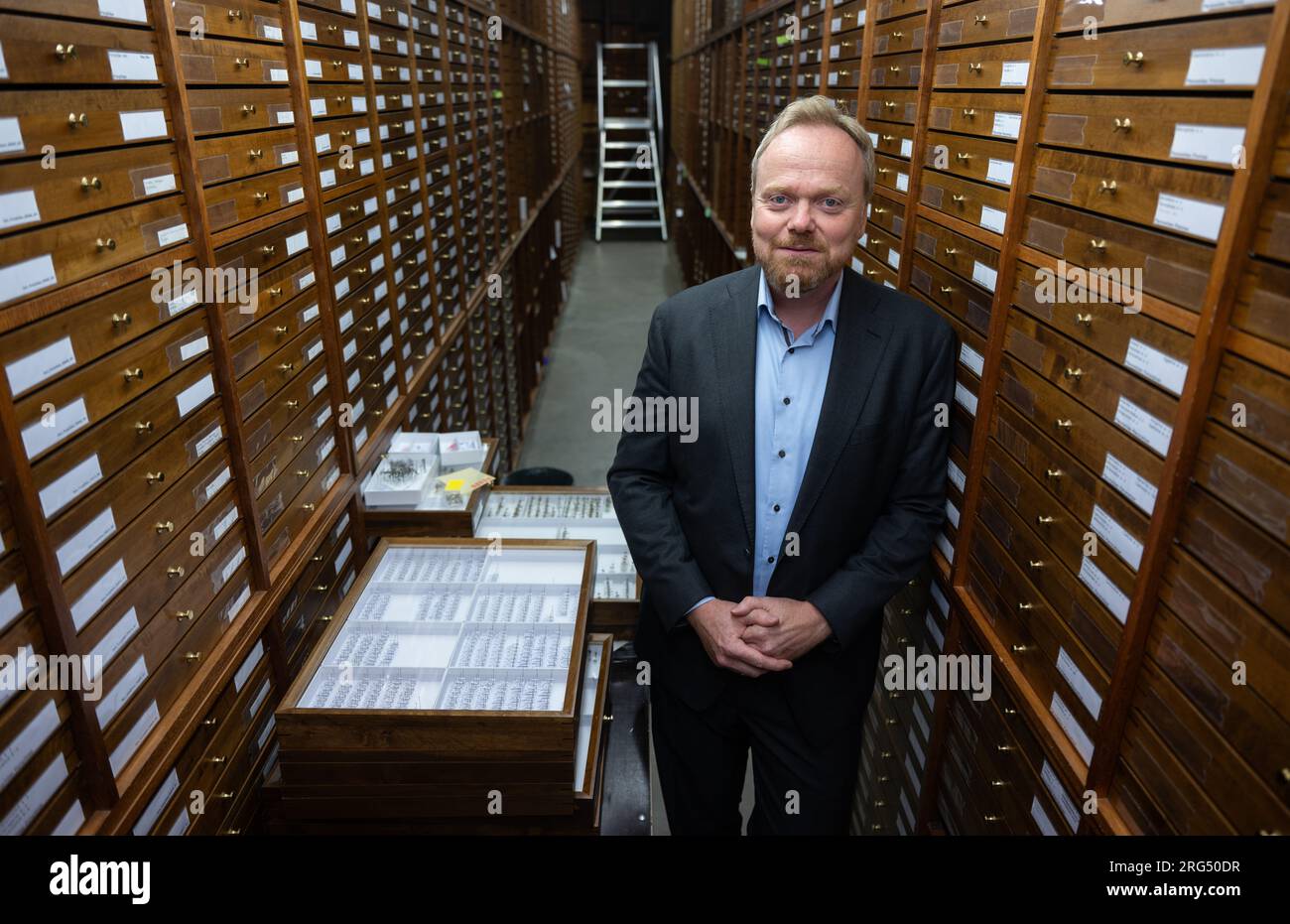 News stands magazine hi-res stock photography and images - Alamy