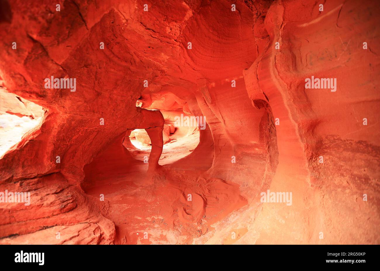 Windstone arch and orange cliff - Valley of Fire State Park, Nevada ...