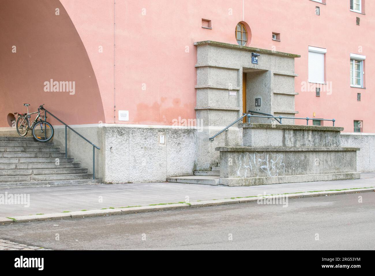 Vienna, Austria. 06 August 2023: Karl Marx-Hof housing complex and the ...