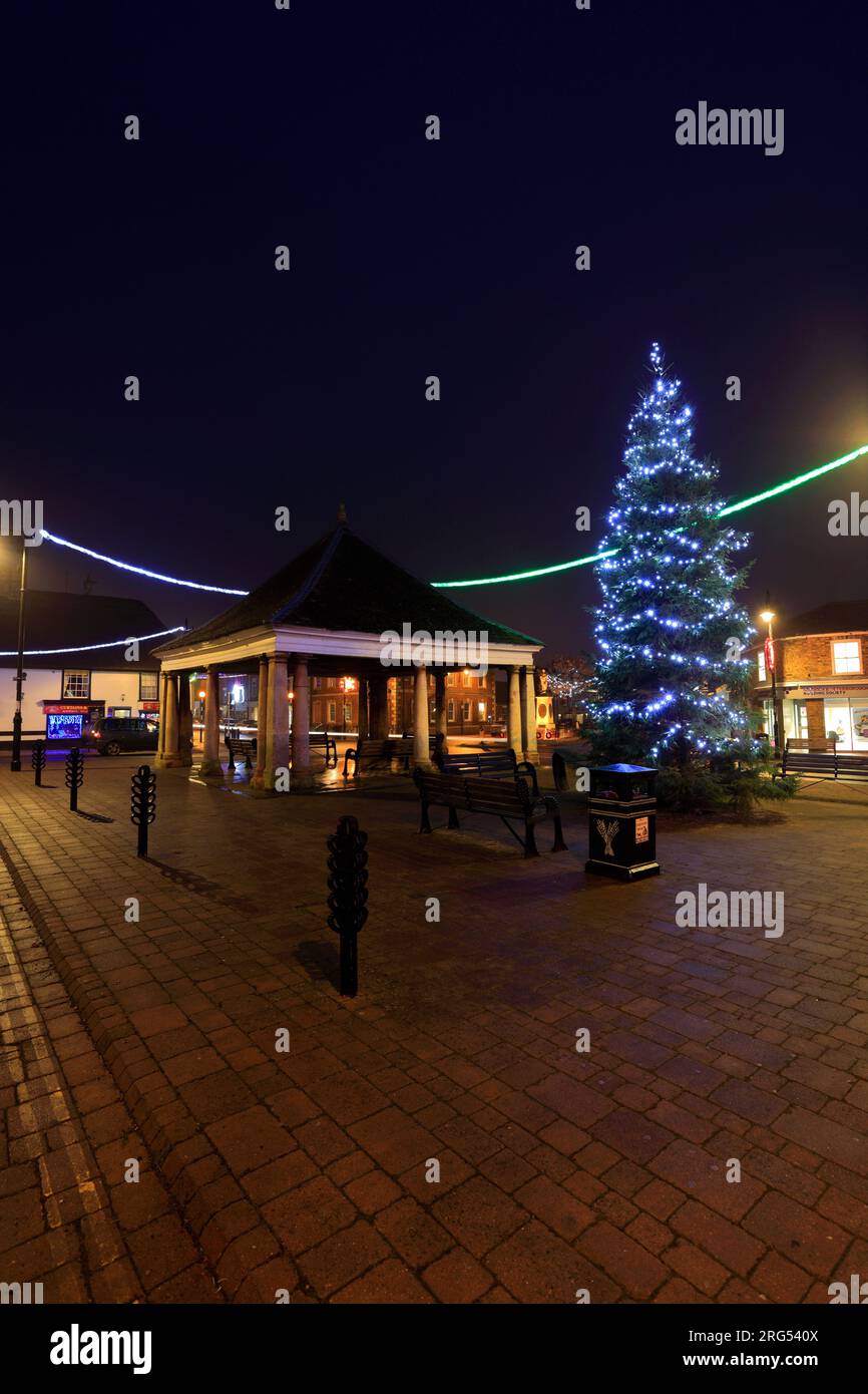 Christmas tree lights at night, Market Place, Whittlesey town, Fenland ...