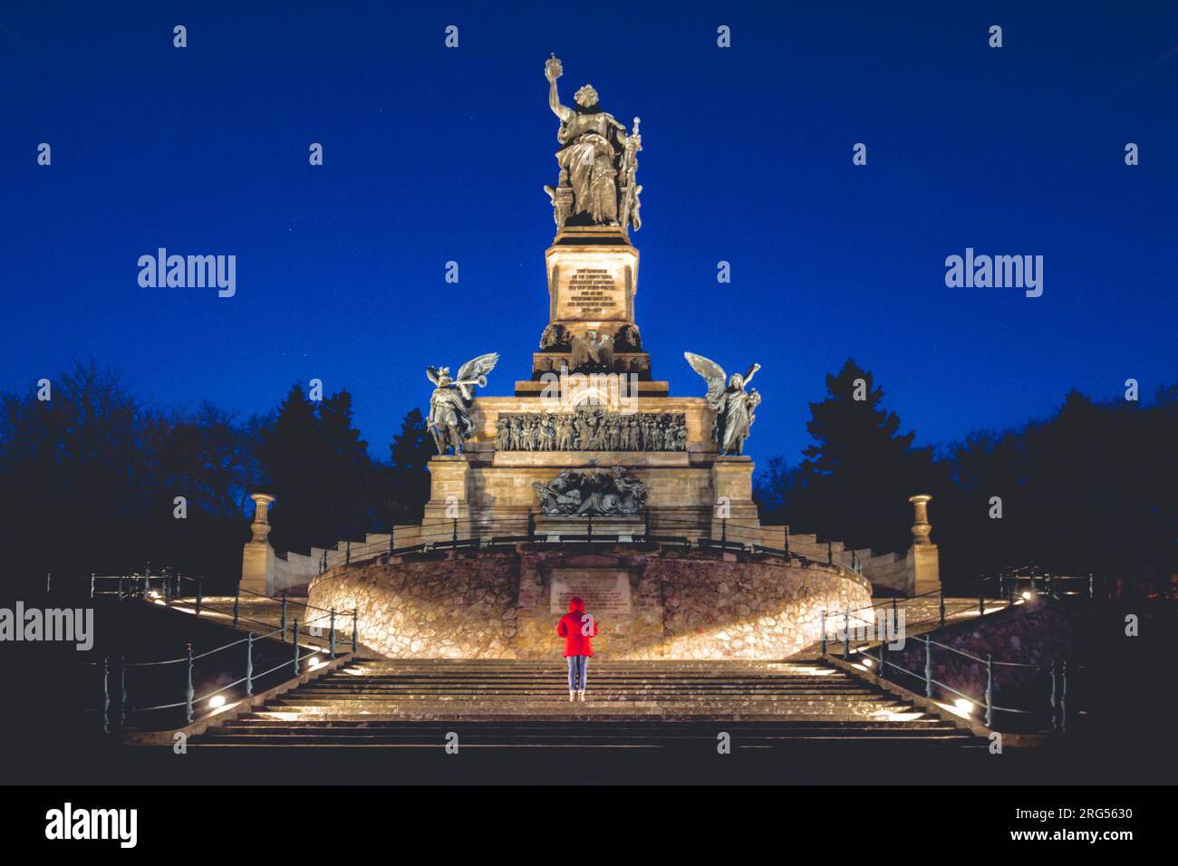 Statue of germania hi-res stock photography and images - Alamy