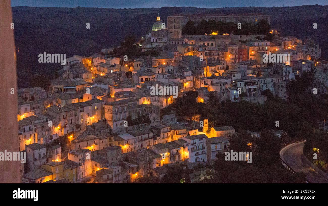 Sicily town lights at night hi-res stock photography and images - Alamy