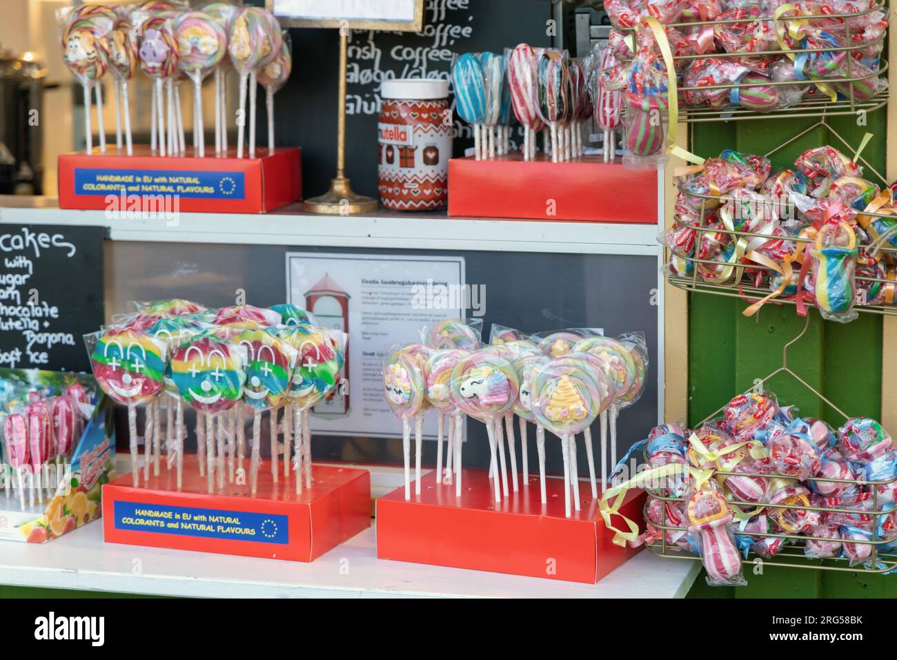 Children supermarket sweets hi-res stock photography and images - Alamy