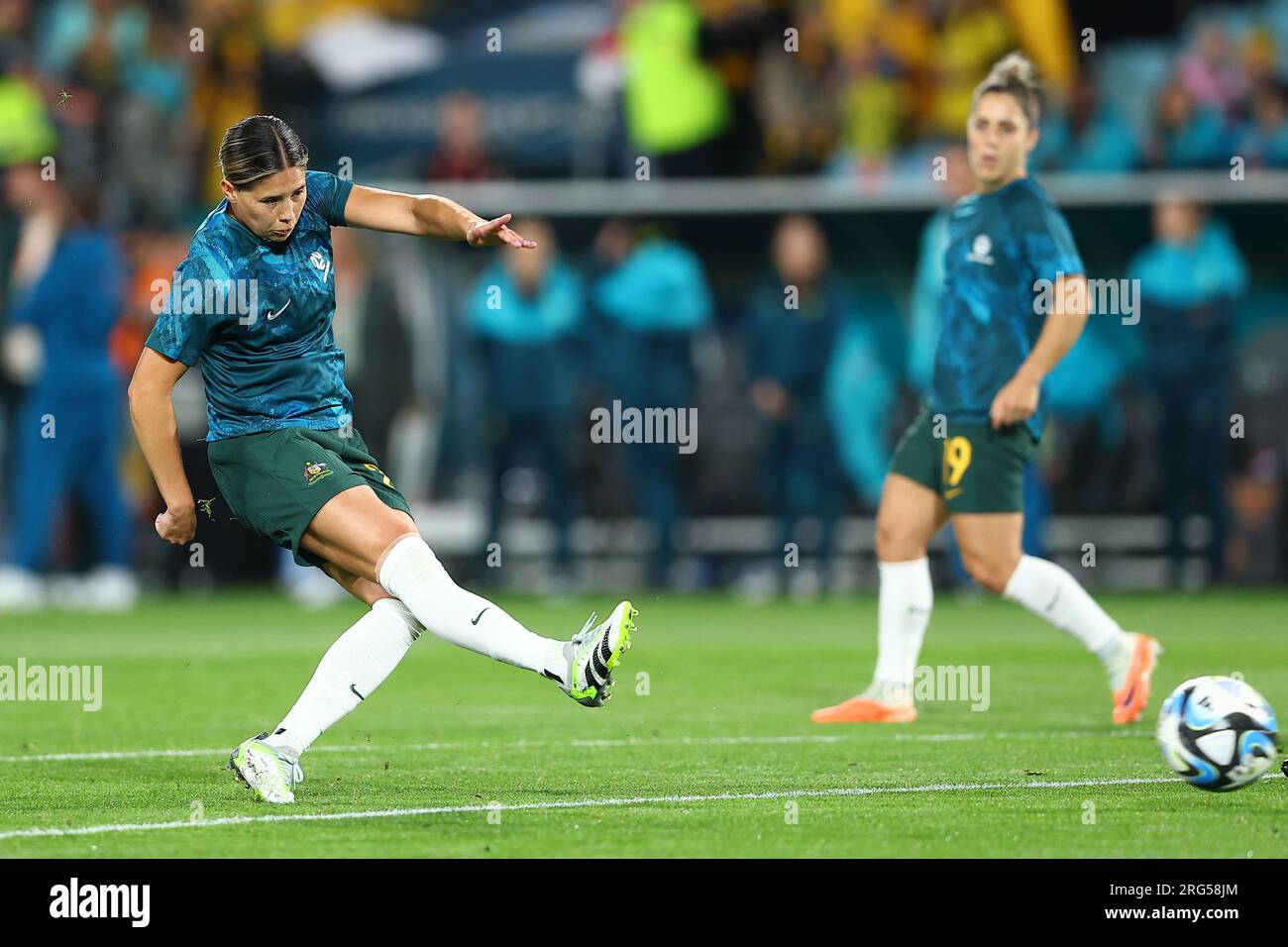 Football kyra cooney cross hi-res stock photography and images - Alamy